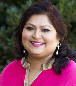 Neeta Sharma: Professional Henna Artist – LearnToDoMehndi